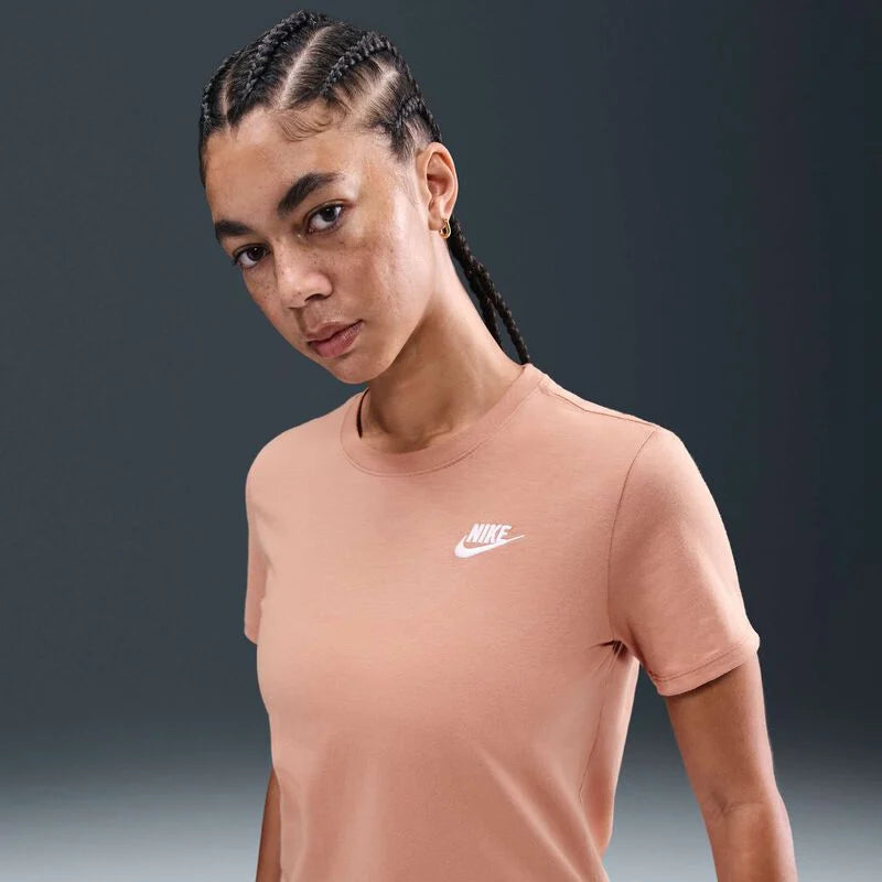 Nike Sportswear Club Essentials – SPORT XXI